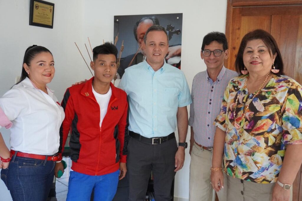 Eisen Hawer Cuero: primer estudiante de la UT, proveniente de la ...